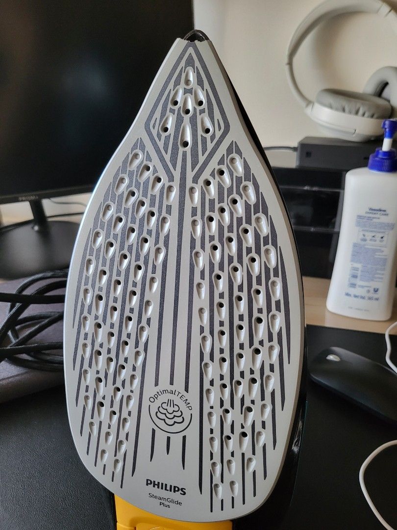 Philips Azur Advanced, TV & Home Appliances, Irons & Steamers on Carousell