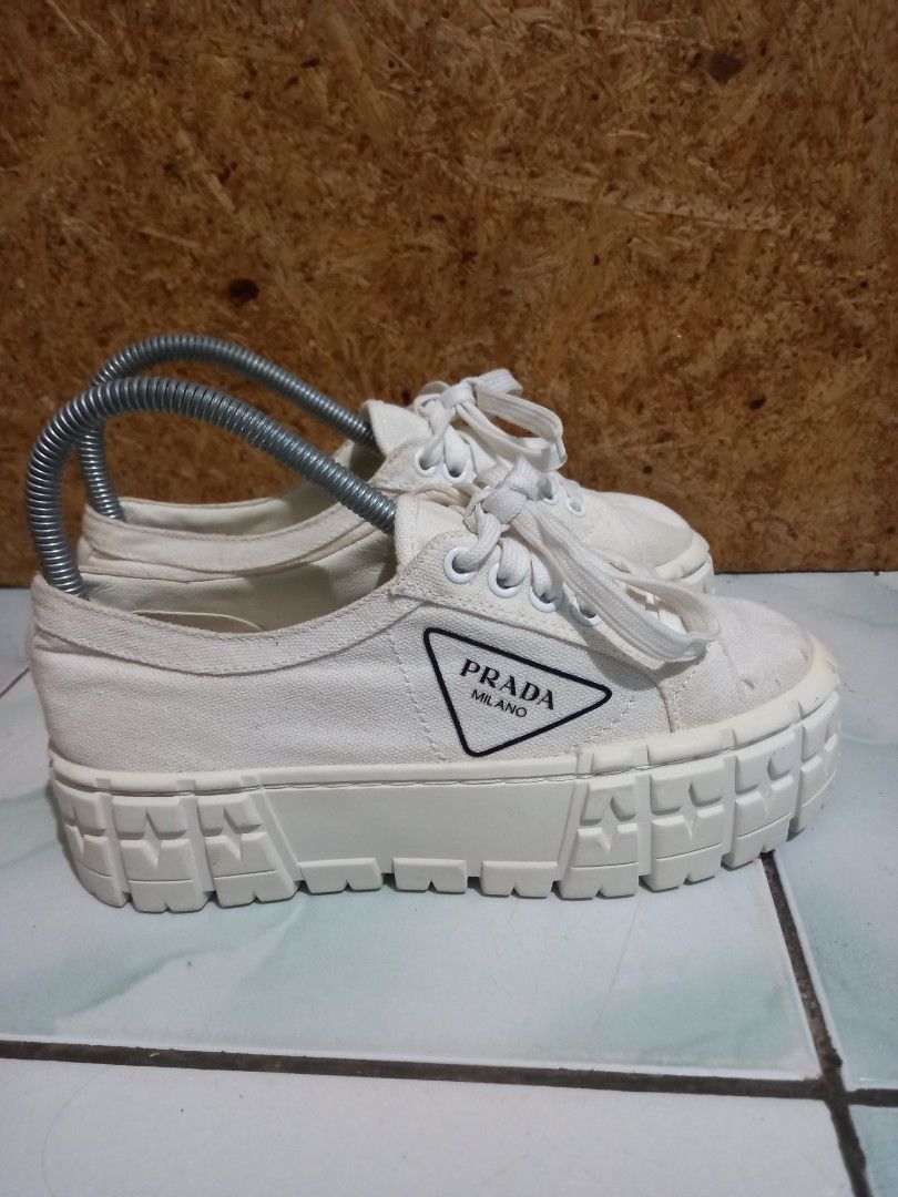 Prada Milano White Low, Fesyen Wanita, Sepatu di Carousell