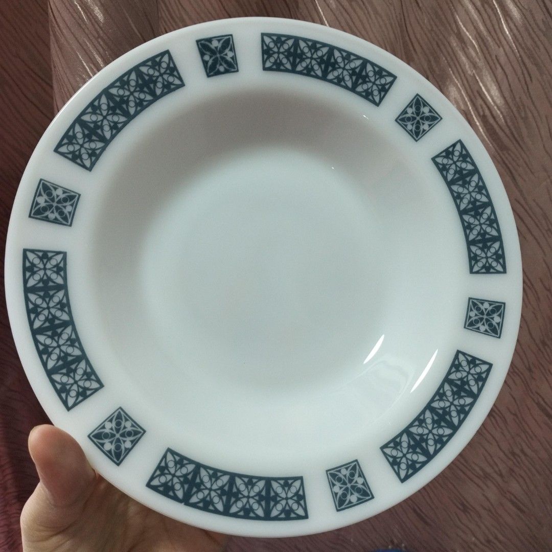 Pyrex Plate, Furniture & Home Living, Kitchenware & Tableware ...