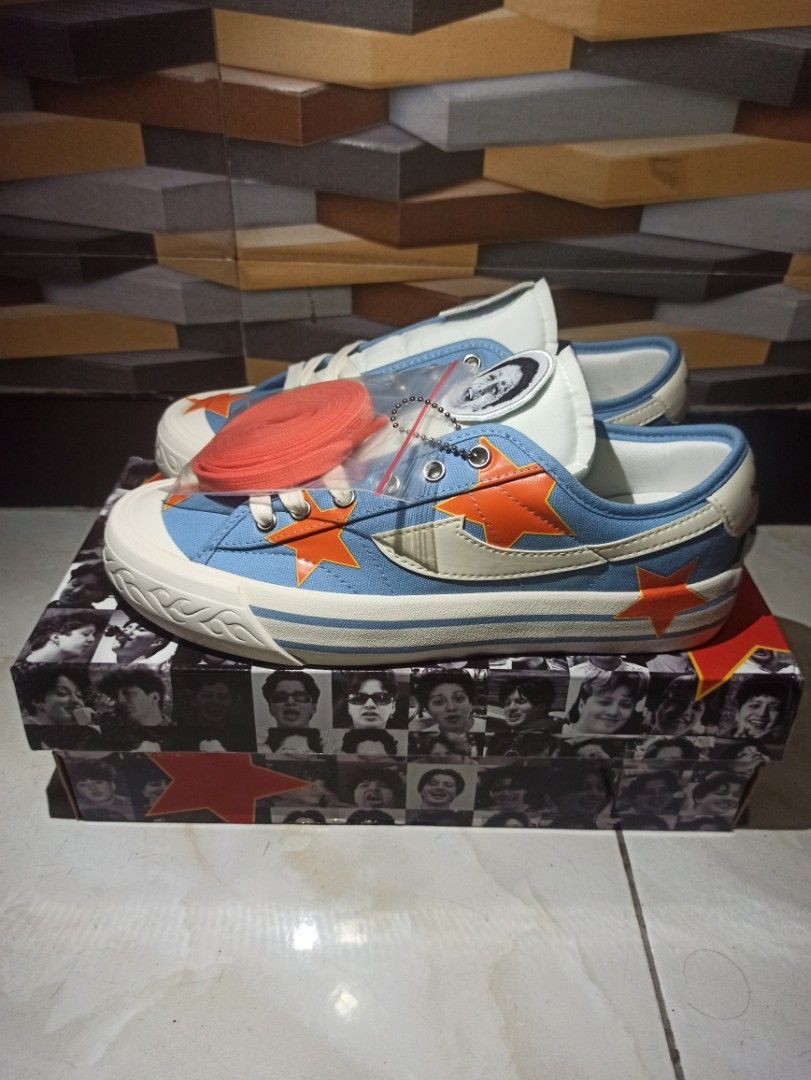 Sepatu Compass Baby Blue X Boy Pablo Size 41-42, Fesyen Pria, Sepatu ...