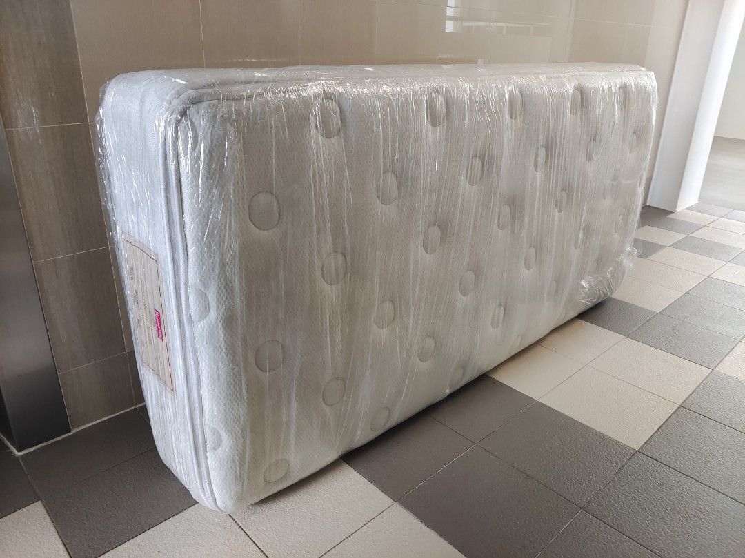 Slumberland Single Mattress, Furniture & Home Living, Furniture, Bed ...
