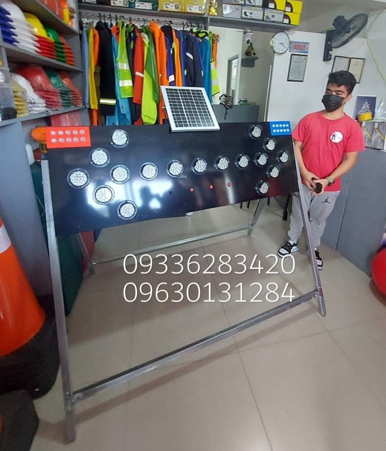 solar Blinker flasher Arrow Blinker Road Sign, Commercial & Industrial ...