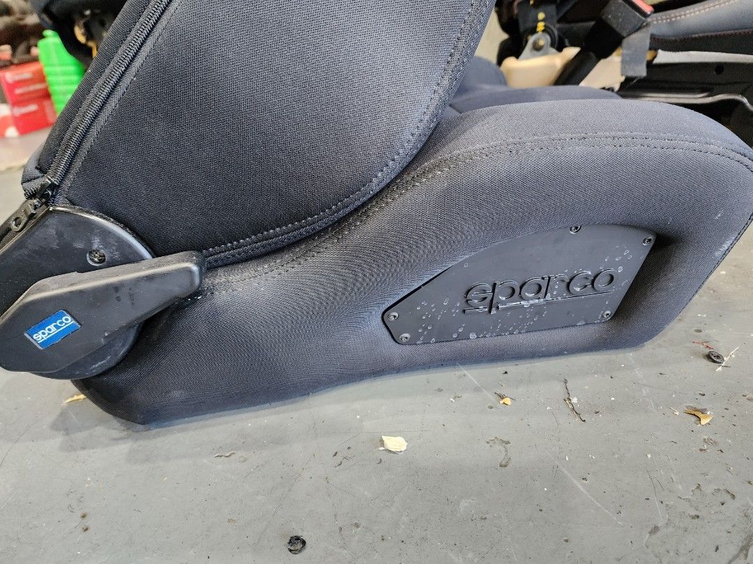 Sparco R333, Car Accessories, Accessories on Carousell