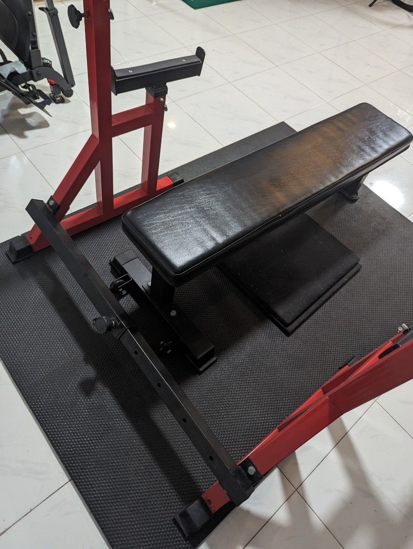 Squat rack with bar, bench, mat, Sports Equipment, Exercise & Fitness ...