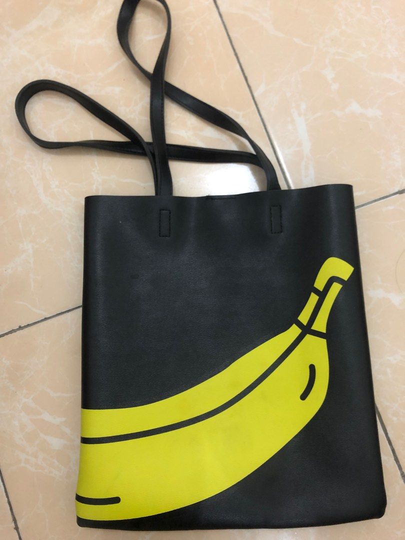 Tote Bag Miniso Banana, Fesyen Wanita, Tas & Dompet di Carousell