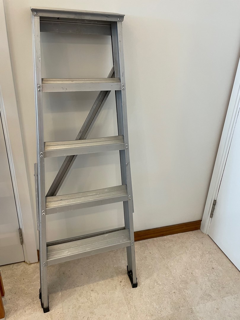Used ladder (4 steps), Furniture & Home Living, Home Improvement ...