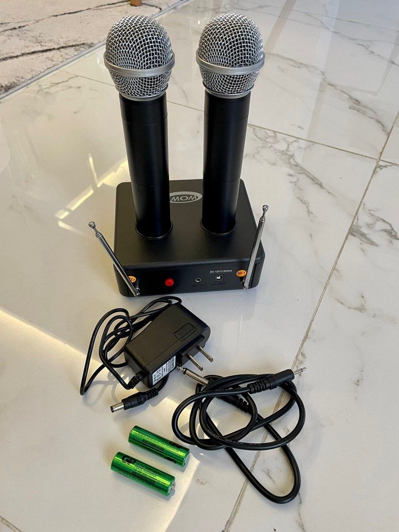 Wow Dual Witeless Mic, Audio, Microphones on Carousell