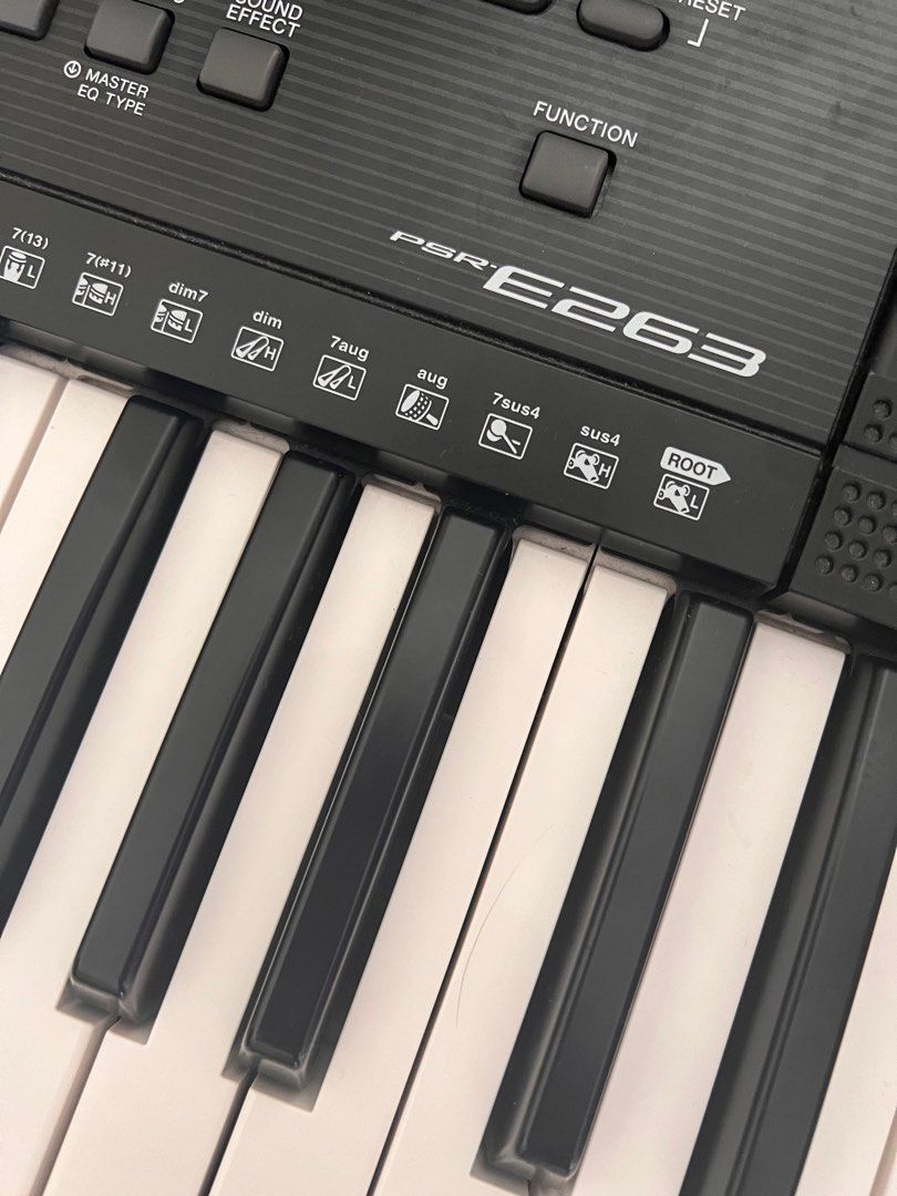 Yamaha PSR E263 Keyboard, Hobbies & Toys, Music & Media, Musical ...