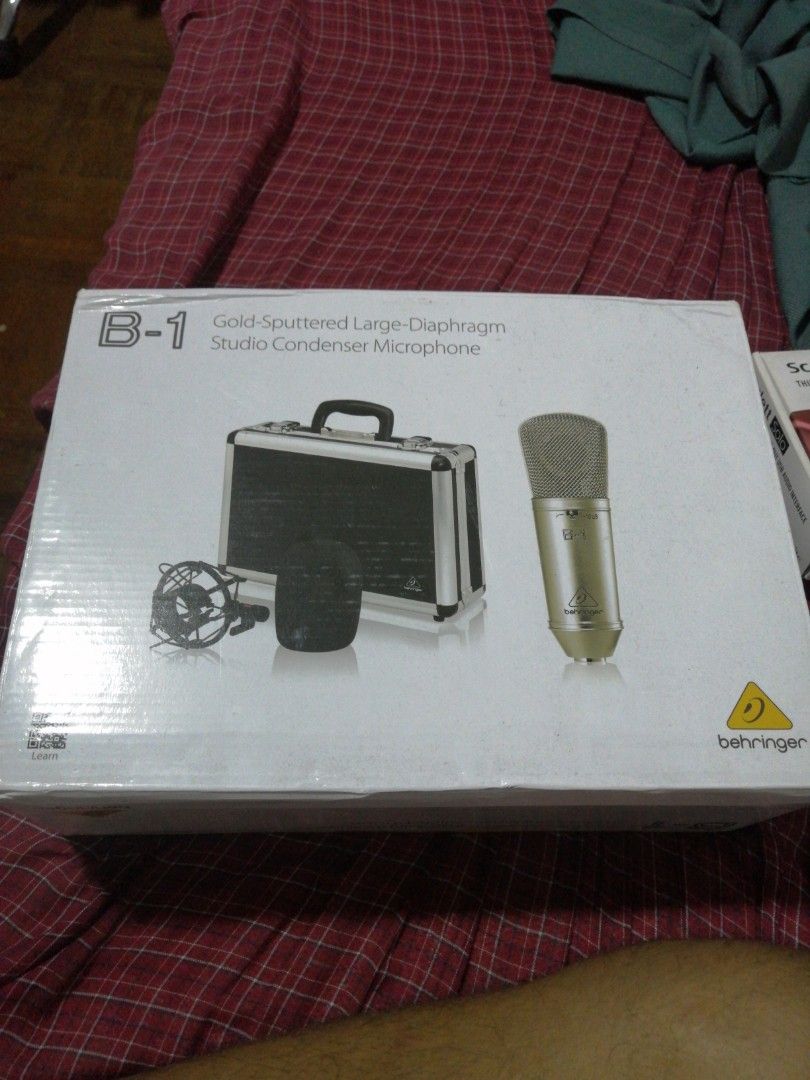 Behringer B1 microphone (Gold sputtered large diaphragm condenser ...