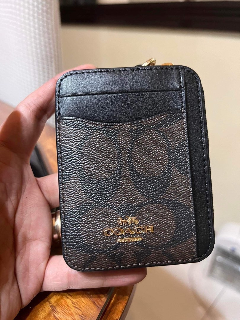 coach zip cardcase, Women's Fashion, Bags & Wallets, Wallets & Card ...