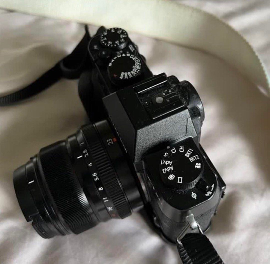 Fujifilm XT20 With Grip Like new X-T20, Photography, Cameras on Carousell