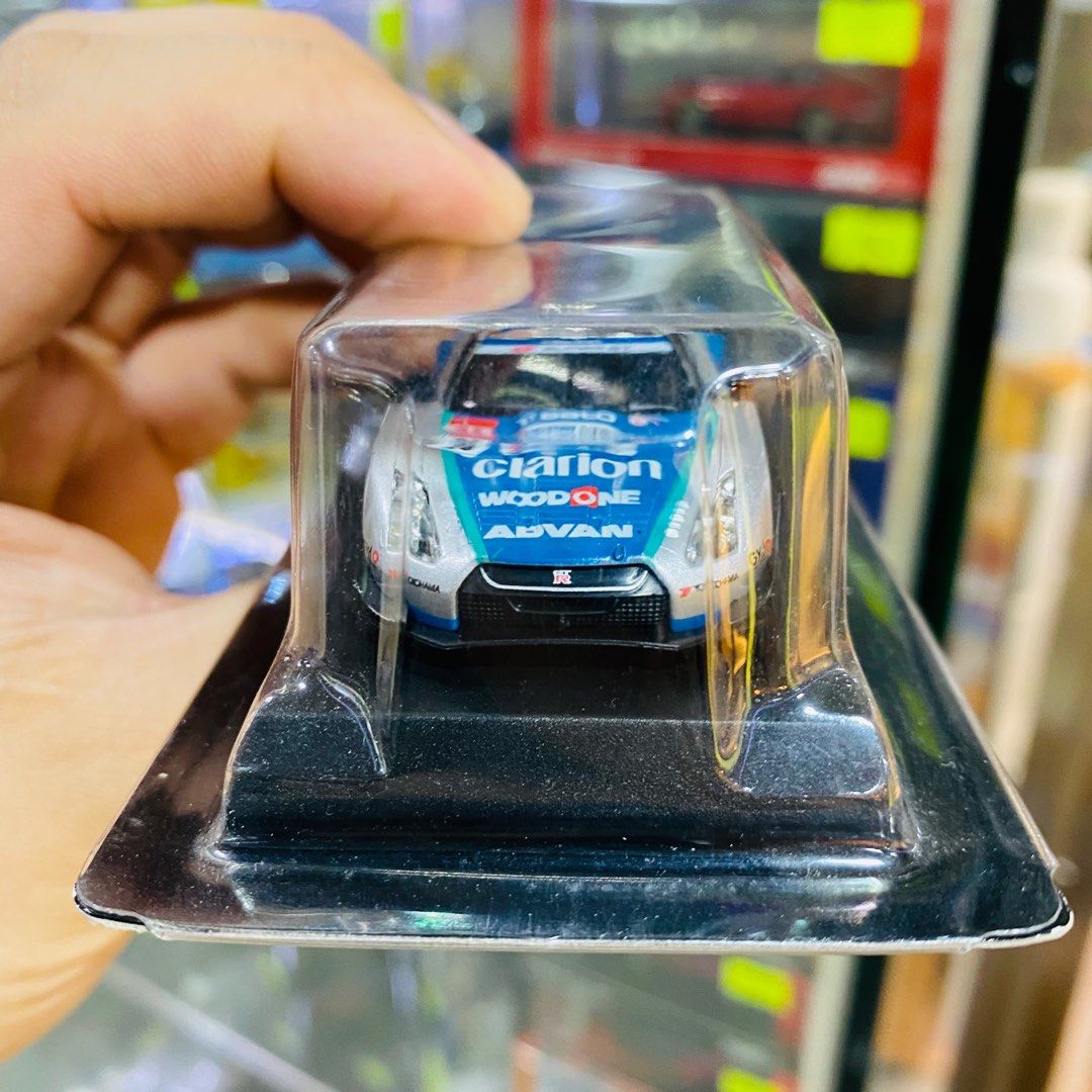 Kyosho 1:64 Die-cast Model Car Woodone Advan Clarion GT-R 京商 日產 Nissan Skyline GTR R35 落場版, 興趣及 ...