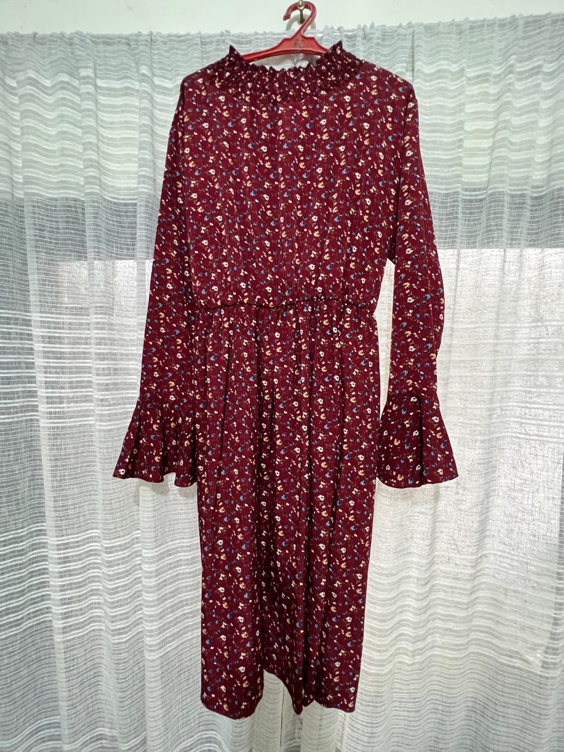 Maroon close neck dress, Women's Fashion, Dresses & Sets, Dresses on ...