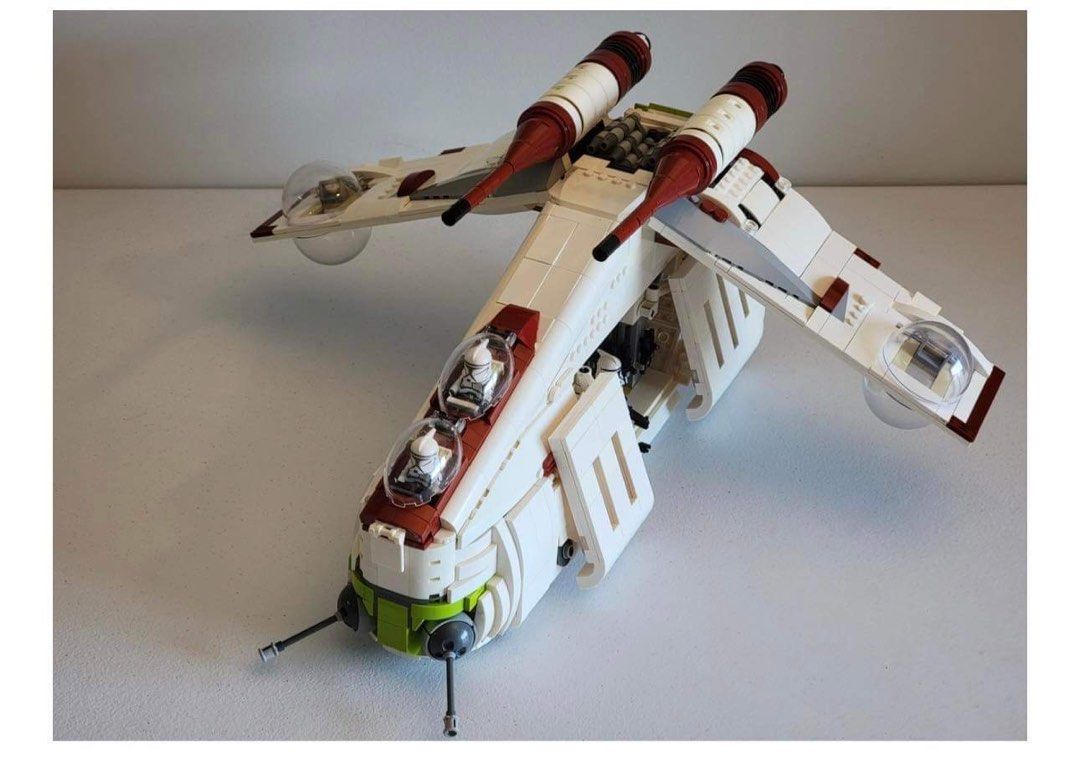 MOC Star Wars Republic Gunship Custom MOC 1707pcs + 10 Phase 1 Clones ...