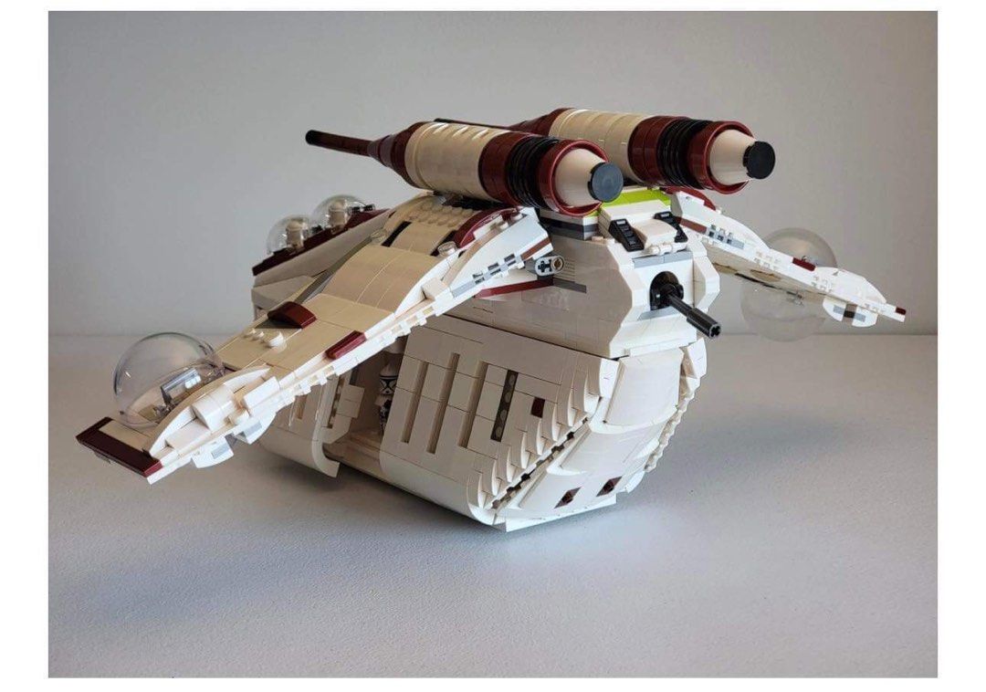 MOC Star Wars Republic Gunship Custom MOC 1707pcs + 10 Phase 1 Clones ...