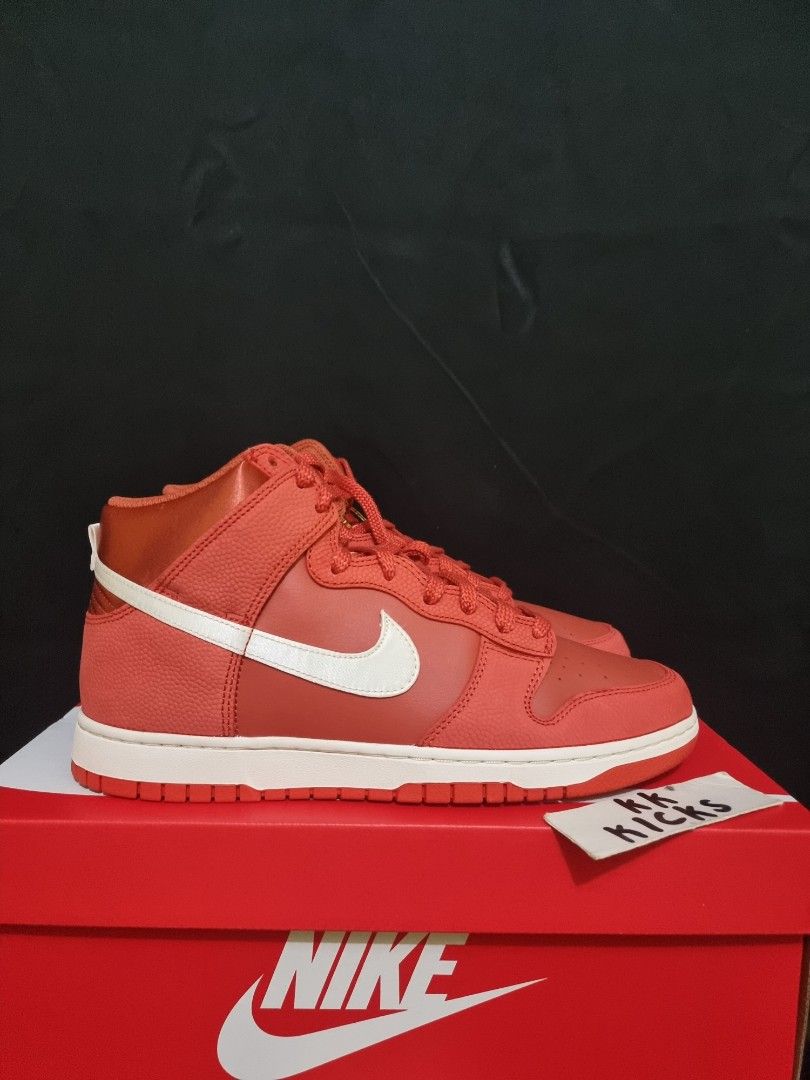 Nike Dunk High EMB x WNBA, Men's Fashion, Footwear, Sneakers on Carousell