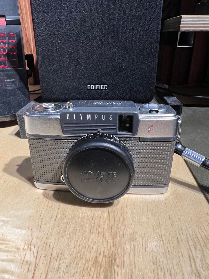 Olympus Pen EES Half-frame Film Camera, Photography, Cameras on Carousell