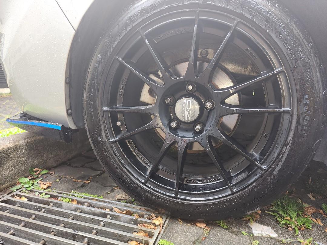 Original Oz racing Ultraleggra 17" with goodyear eagle f1 asymmetric 5 ...