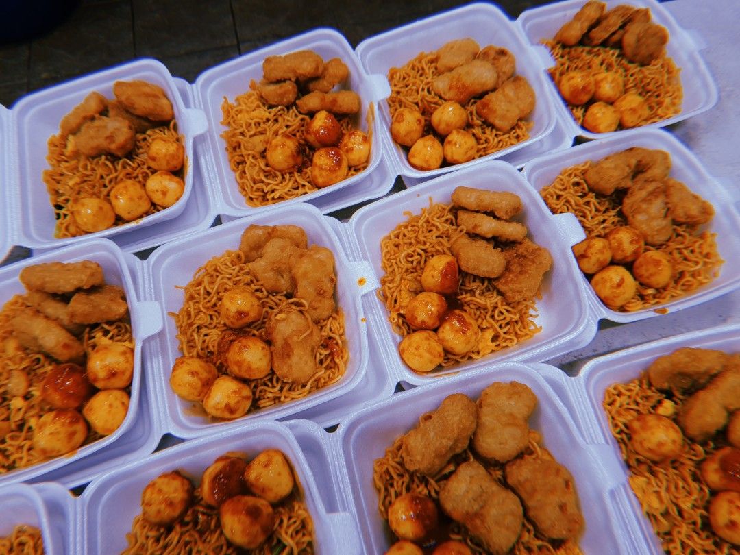 Pack /Bento noodle or finger food set, Food & Drinks, Packaged ...