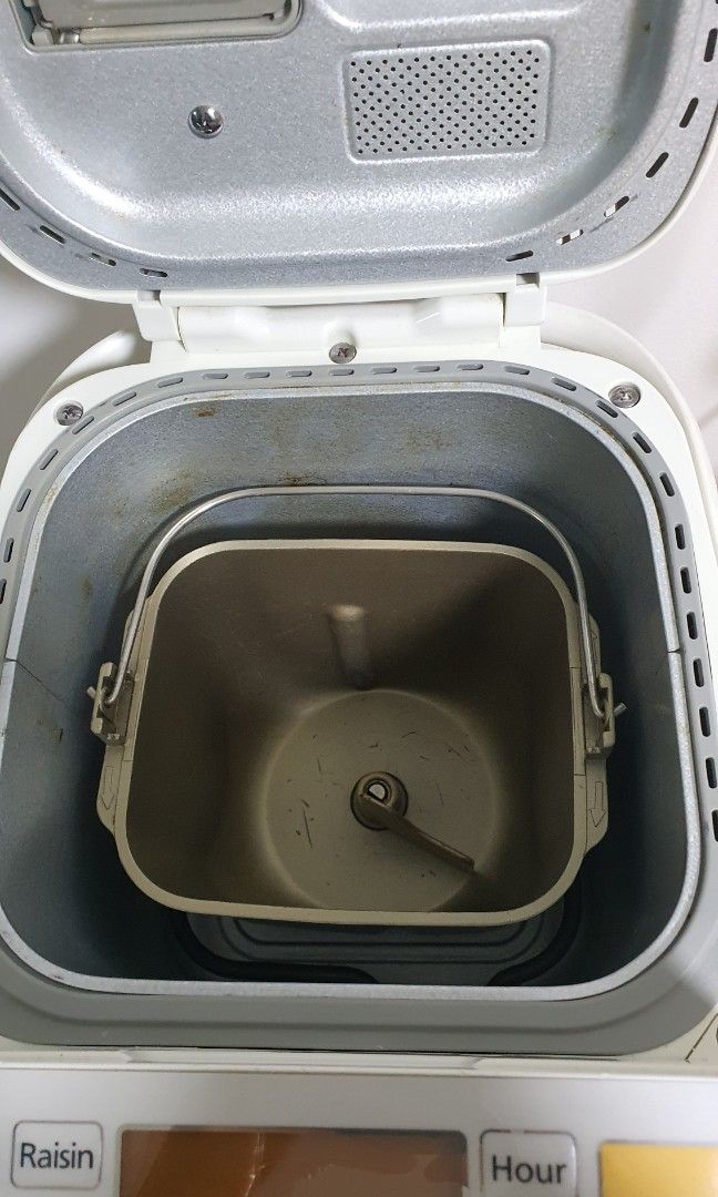 Panasonic Breadmaker SD P104, Furniture & Home Living, Kitchenware ...