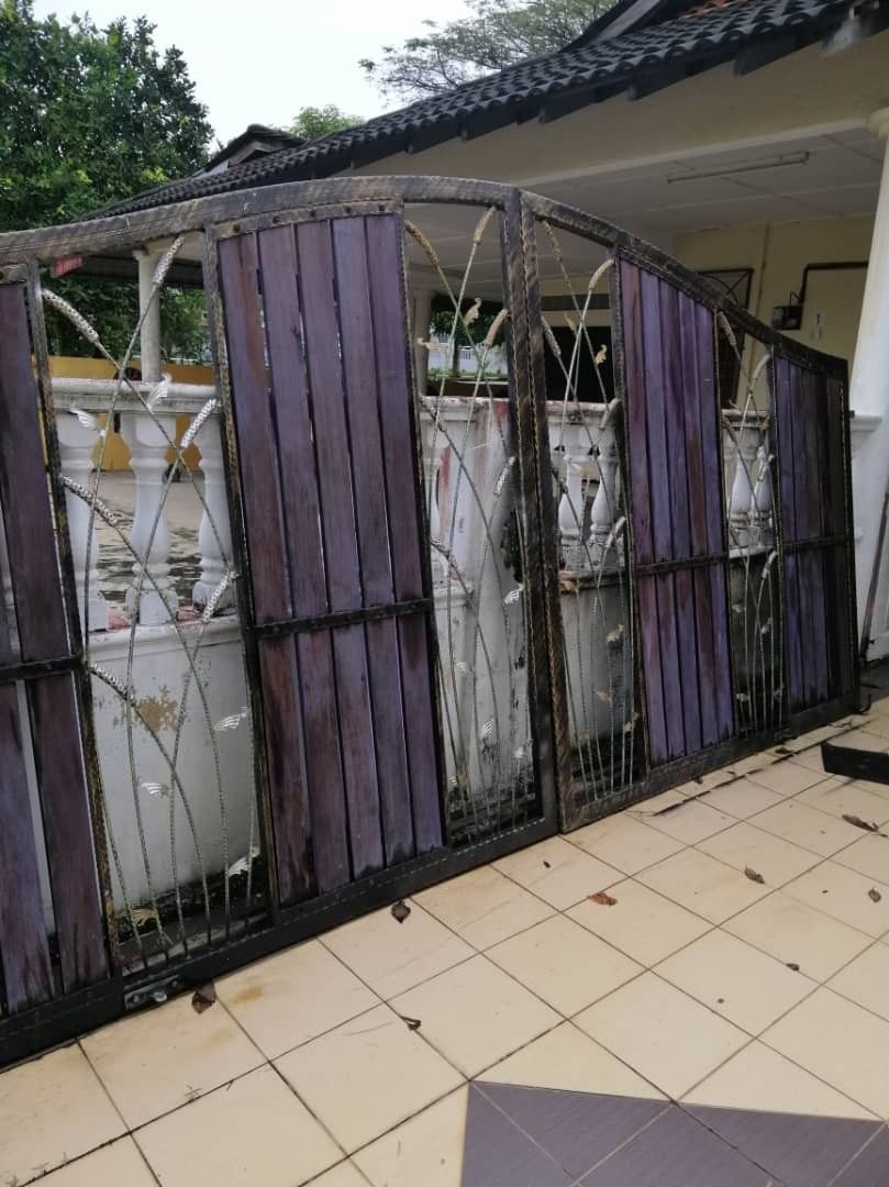Pintu pagar besi dan kayu, Furniture & Home Living, Security & Locks ...