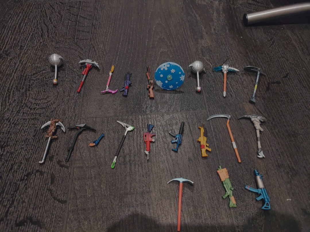RARE VINTAGE FORNITE WEAPONS, Hobbies & Toys, Toys & Games on Carousell