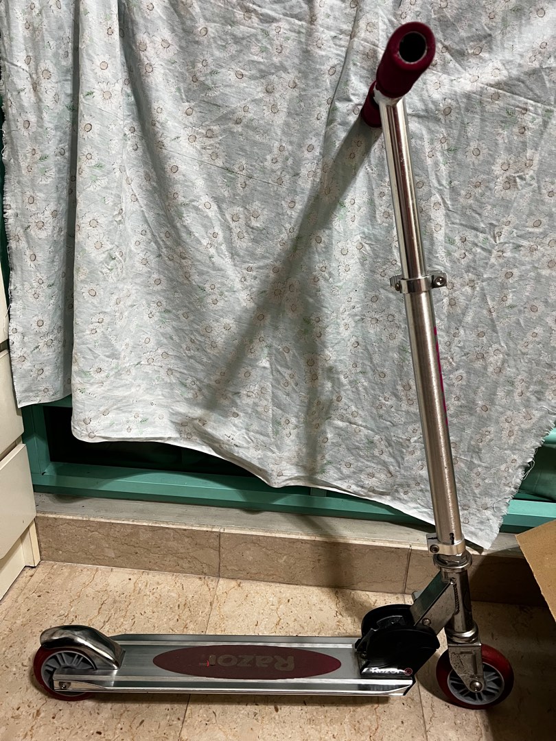 Razor 2 wheel kick scooter for kids, Sports Equipment, Sports & Games ...