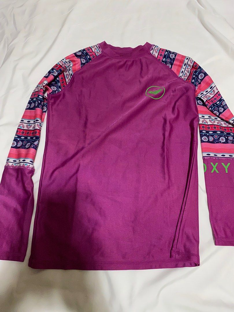 Roxy pink rash guard, Women's Fashion, Swimwear, Rash guard on Carousell