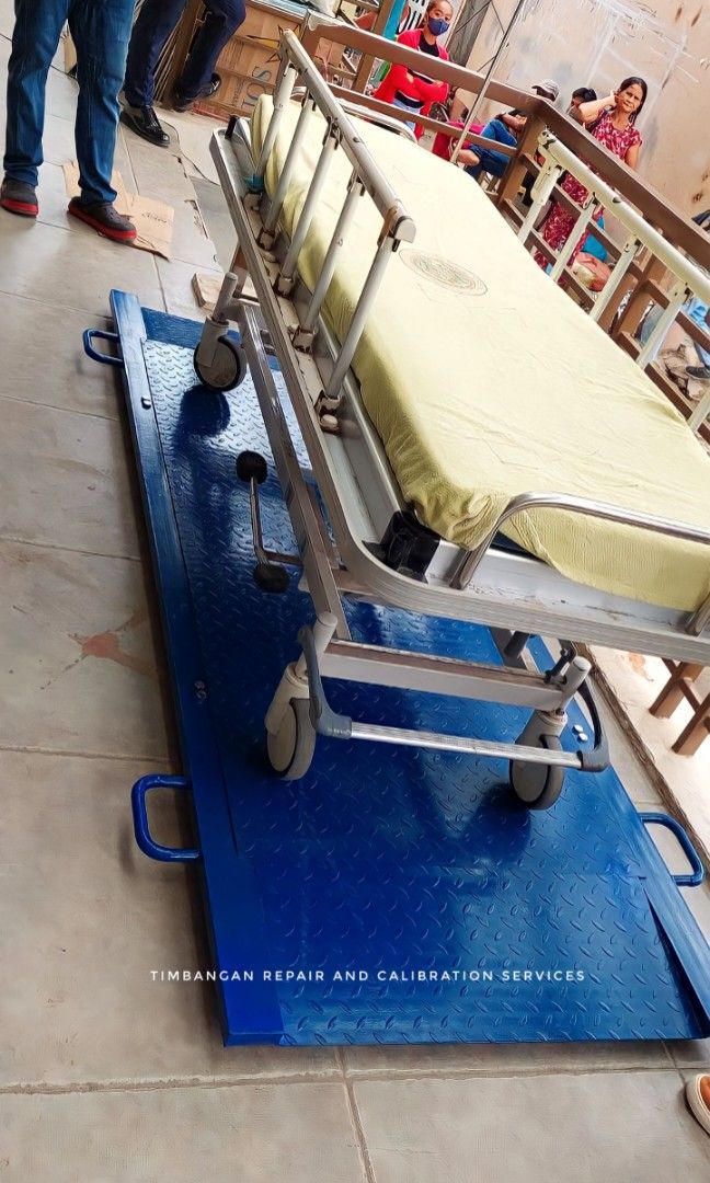 STRETCHER WEIGHING SCALE, Health & Nutrition, Health Monitors & Weighing Scales on Carousell