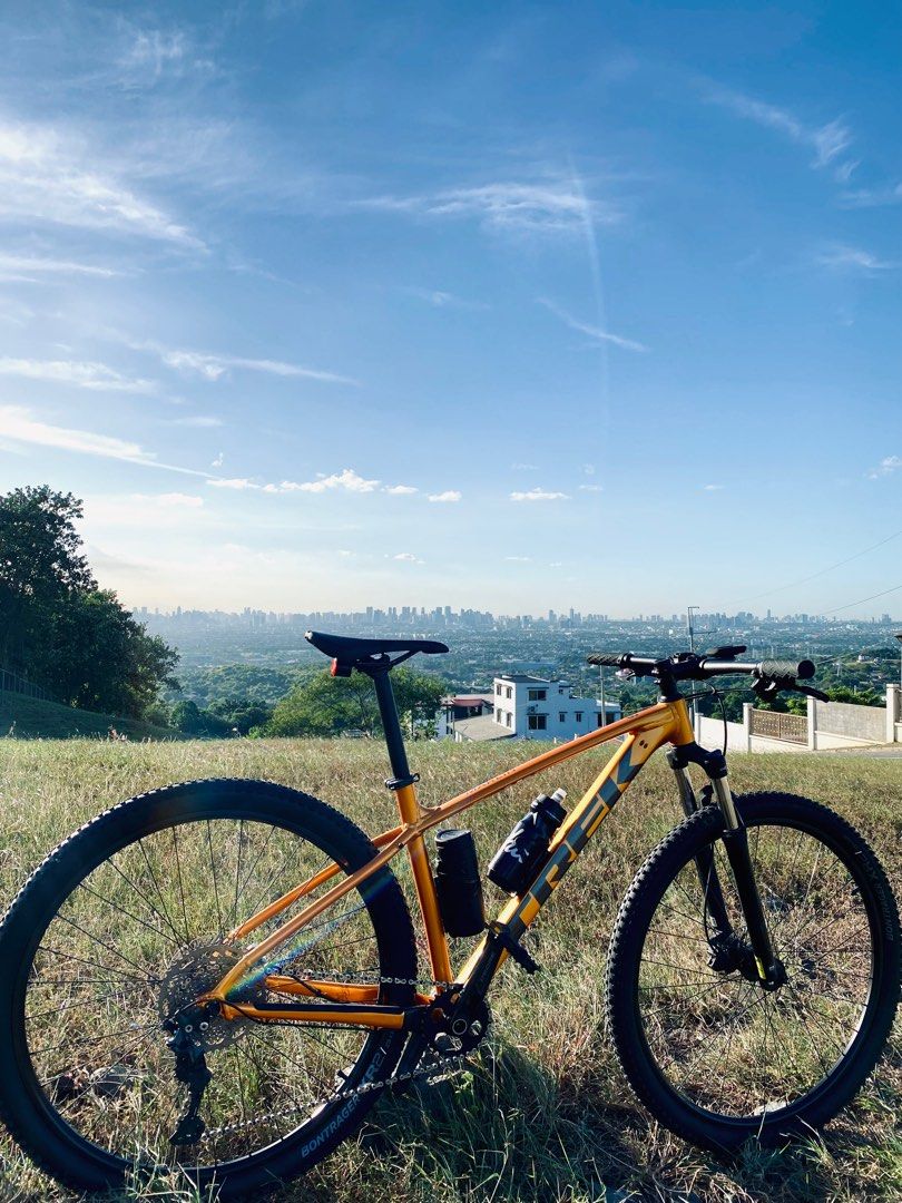 TREK MARLIN 6 2022 FACTORY ORANGE UPGRADED, Sports Equipment, Bicycles ...