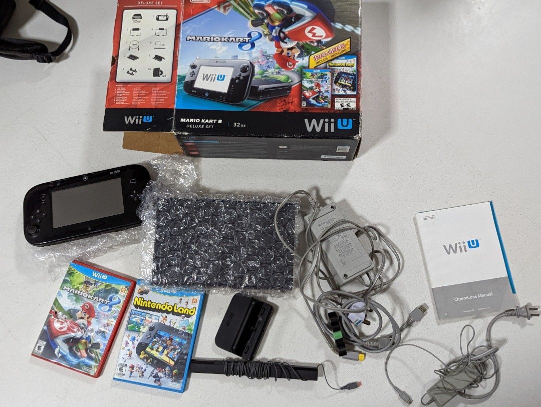 Wii U console Nintendo with 2 games and all accessories shown, Video ...