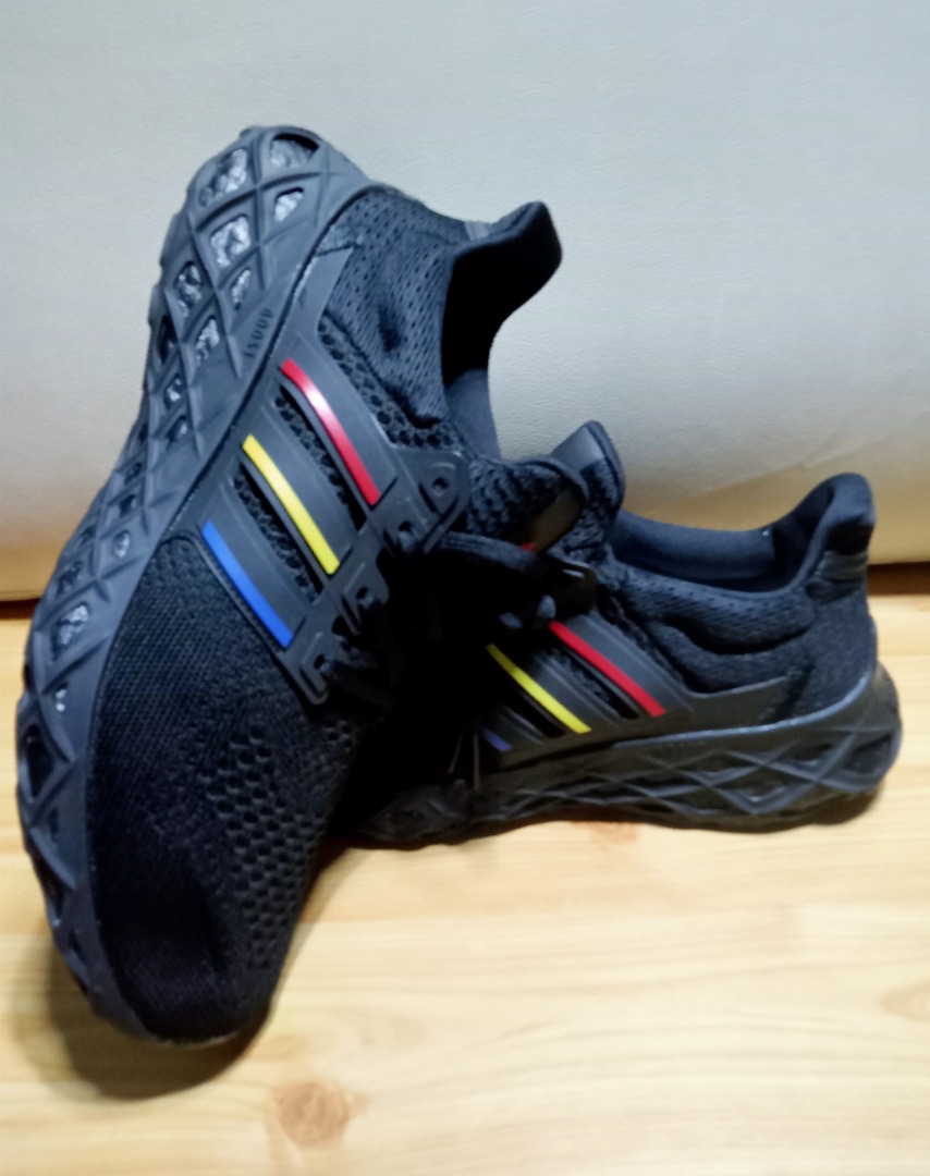 Adidas Boost, Men's Fashion, Footwear, Sneakers on Carousell