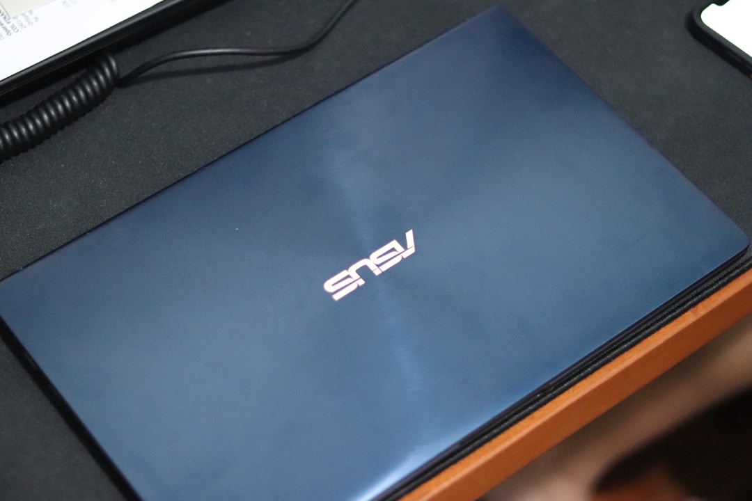 Asus ZenBook 14" Intel Core i7-8565U 16GB RAM 512 SSD NVIDIA GeForce ...