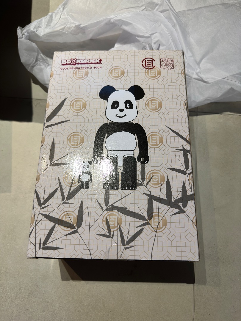 BE@RBRICK CLOT PANDA 100% & 400% SET (WHITE), Hobbies & Toys, Toys ...