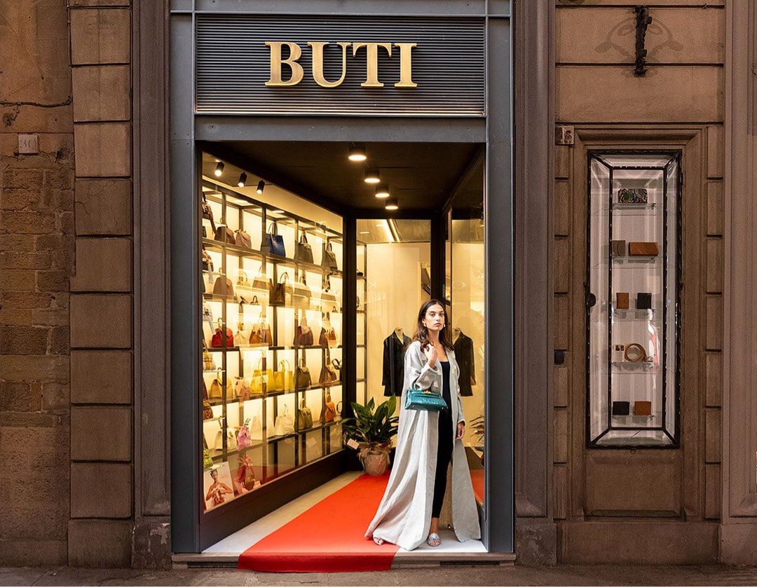 Buti Pelletterie Caty 12 - Golden Brown colour with Gold hardware ...