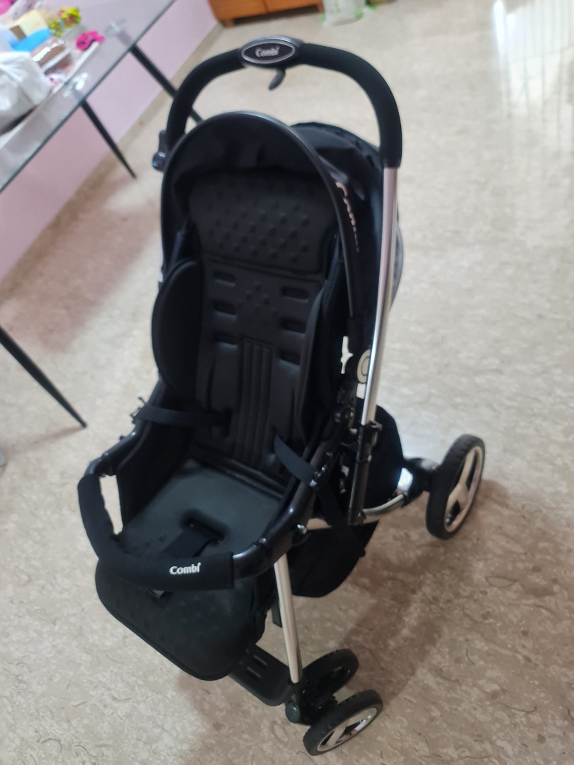 Combi Mega Deluxe Stroller - Pristine condition, Babies & Kids, Going ...