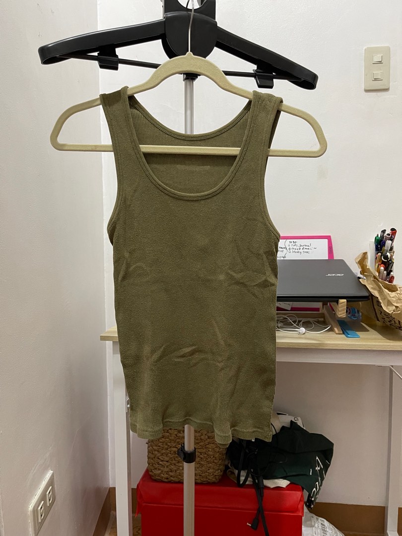 Green Sando, Women's Fashion, Tops, Sleeveless on Carousell