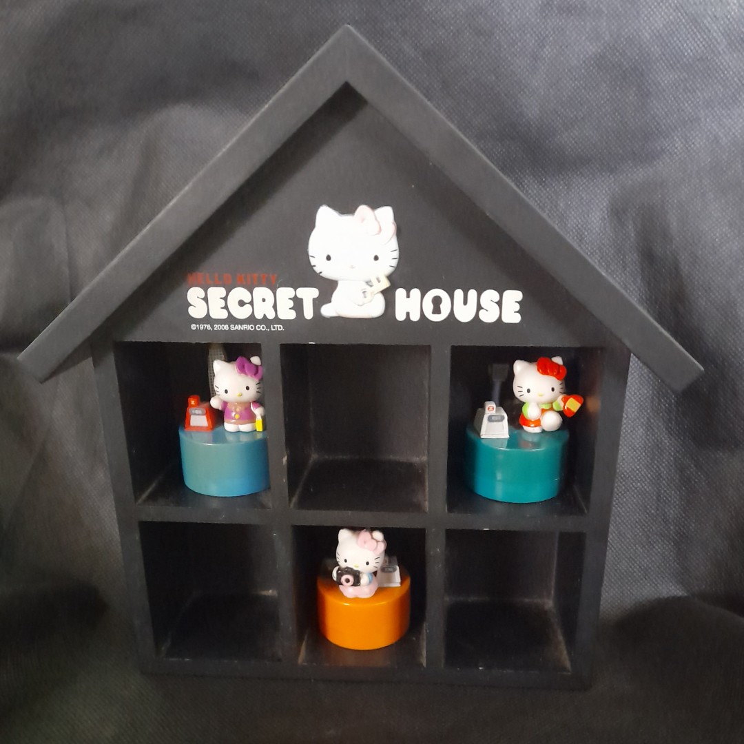 Hello Kitty Secret House, Hobbies & Toys, Memorabilia & Collectibles ...