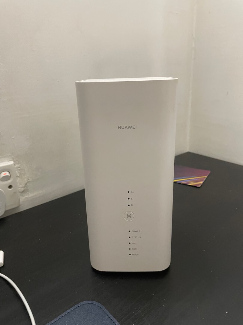 Huawei B818, Computers & Tech, Parts & Accessories, Networking on Carousell