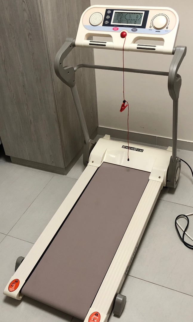 Irunner 摺疊，電動跑步機, 運動產品, 運動與健身, 運動與健身 - 有氧健身器材 - Carousell