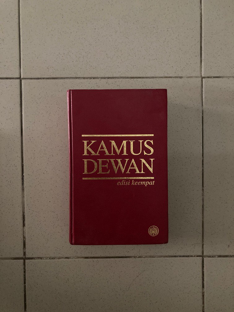 Kamus Dewan edisi keempat (4), Hobbies & Toys, Books & Magazines ...