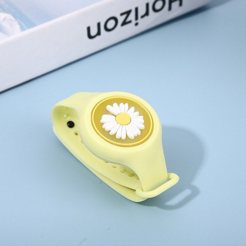 Kids Insect Repellent Wrist band Wearable Bracelet, Health & Nutrition ...