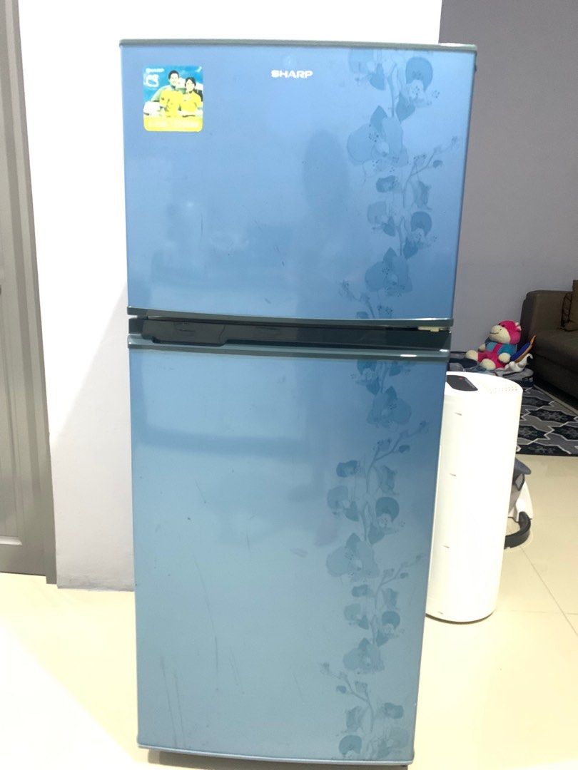 Kulkas Sharp 2 Pintu Low watt SJ 196, Kitchen & Appliances di Carousell