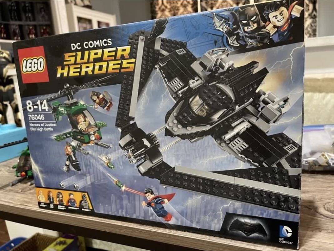 LEGO 76046 (BIB) Heroes of Justice: Sky High Battle, Hobbies & Toys ...
