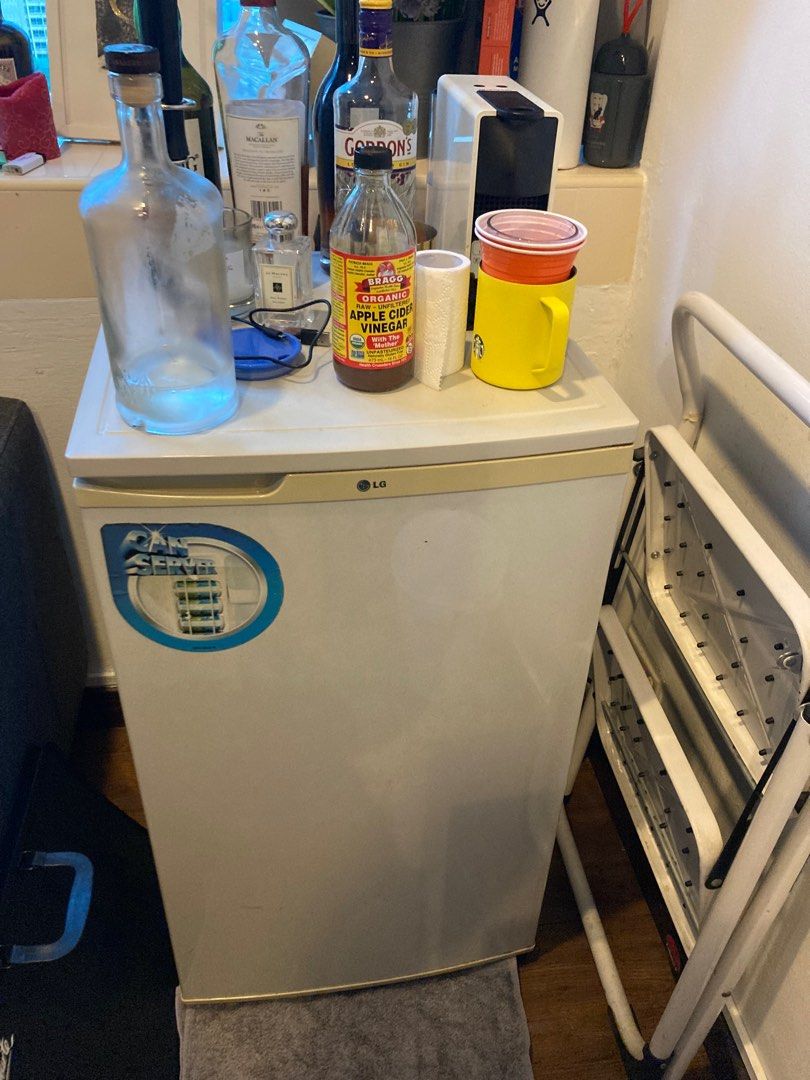 LG Bar Fridge 90L, TV & Home Appliances, Kitchen Appliances ...