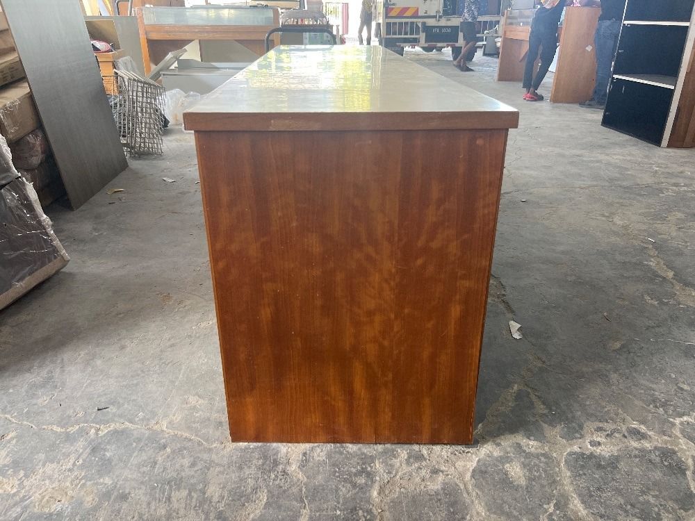 Long Wooden Counter with Laminate Top / Kaunter Kayu Panjang dengan ...