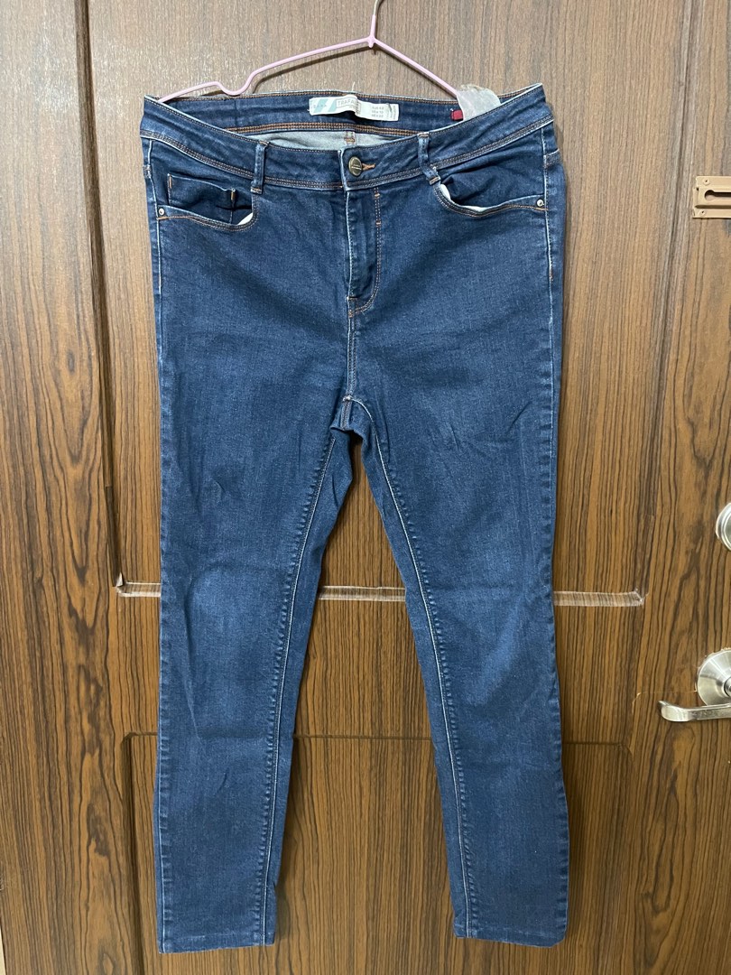 Maong pants, Women's Fashion, Bottoms, Jeans on Carousell
