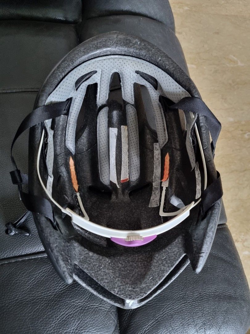 Original Specialized Evade Helmet Size M/L, Sports Equipment, Bicycles ...