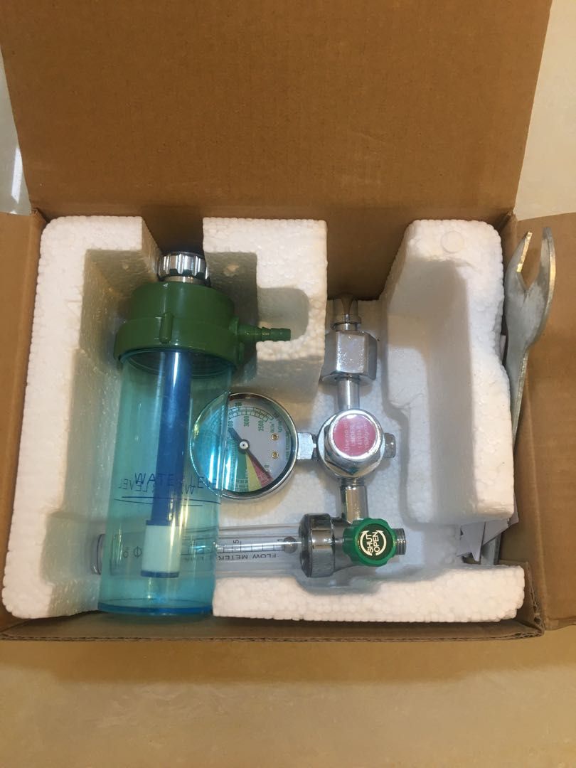 Oxygen tank w/ regulator, Health & Nutrition, Medical Supplies & Tools ...