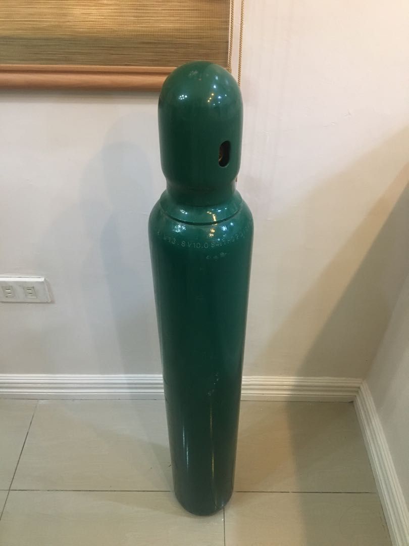 Oxygen tank w/ regulator, Health & Nutrition, Medical Supplies & Tools ...